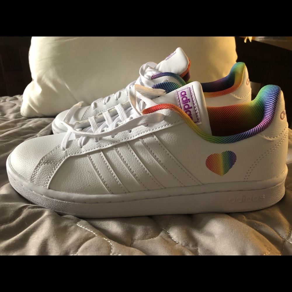 Adidas Cloud Form Comfort White Sneakers - Gem